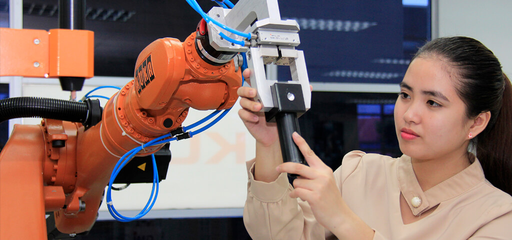 GDVT - Industrial Automation Engineering System (Mechatronics) - German ...