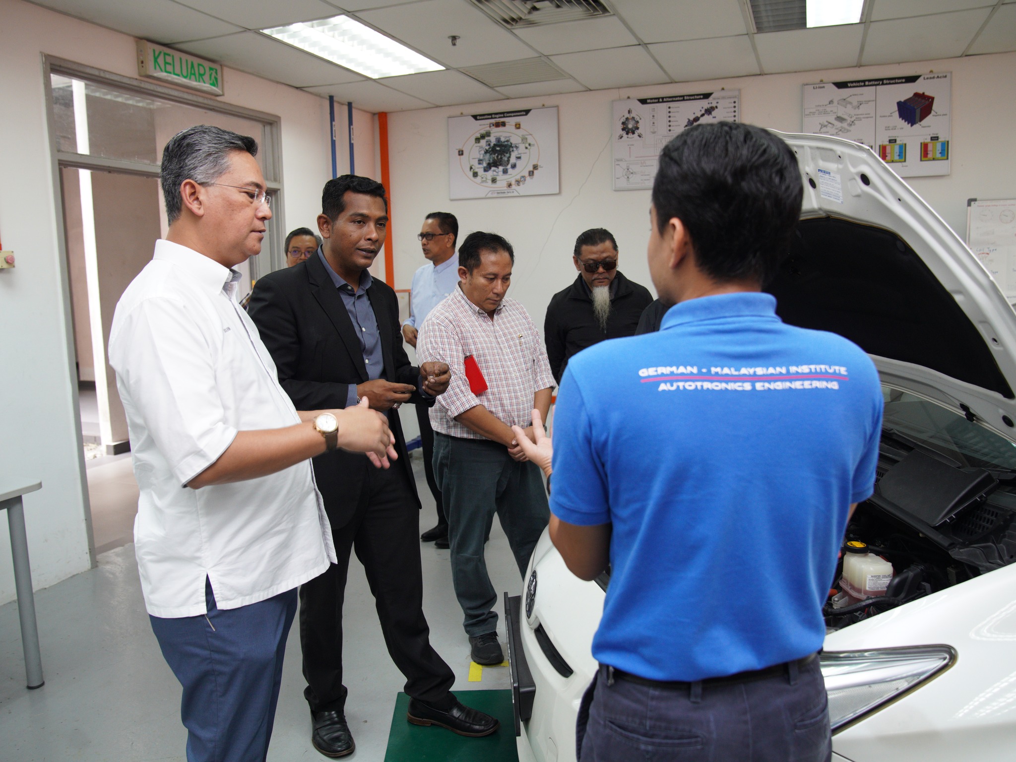 Lawatan Penanda Aras oleh Bahagian Industri Pengangkutan MARA - German ...