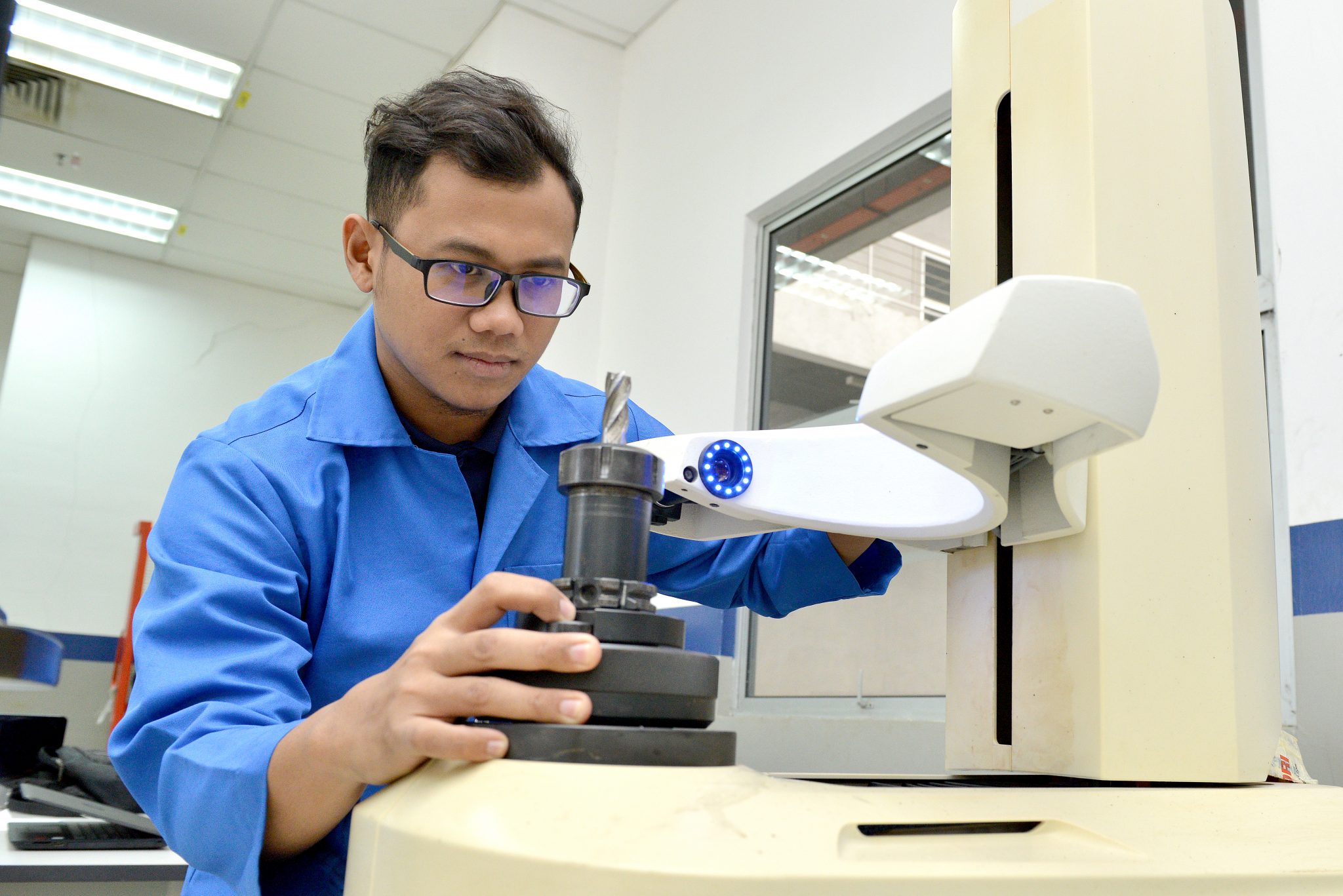 Diploma of Mechanical Engineering Technology (CNC Precision) - German ...