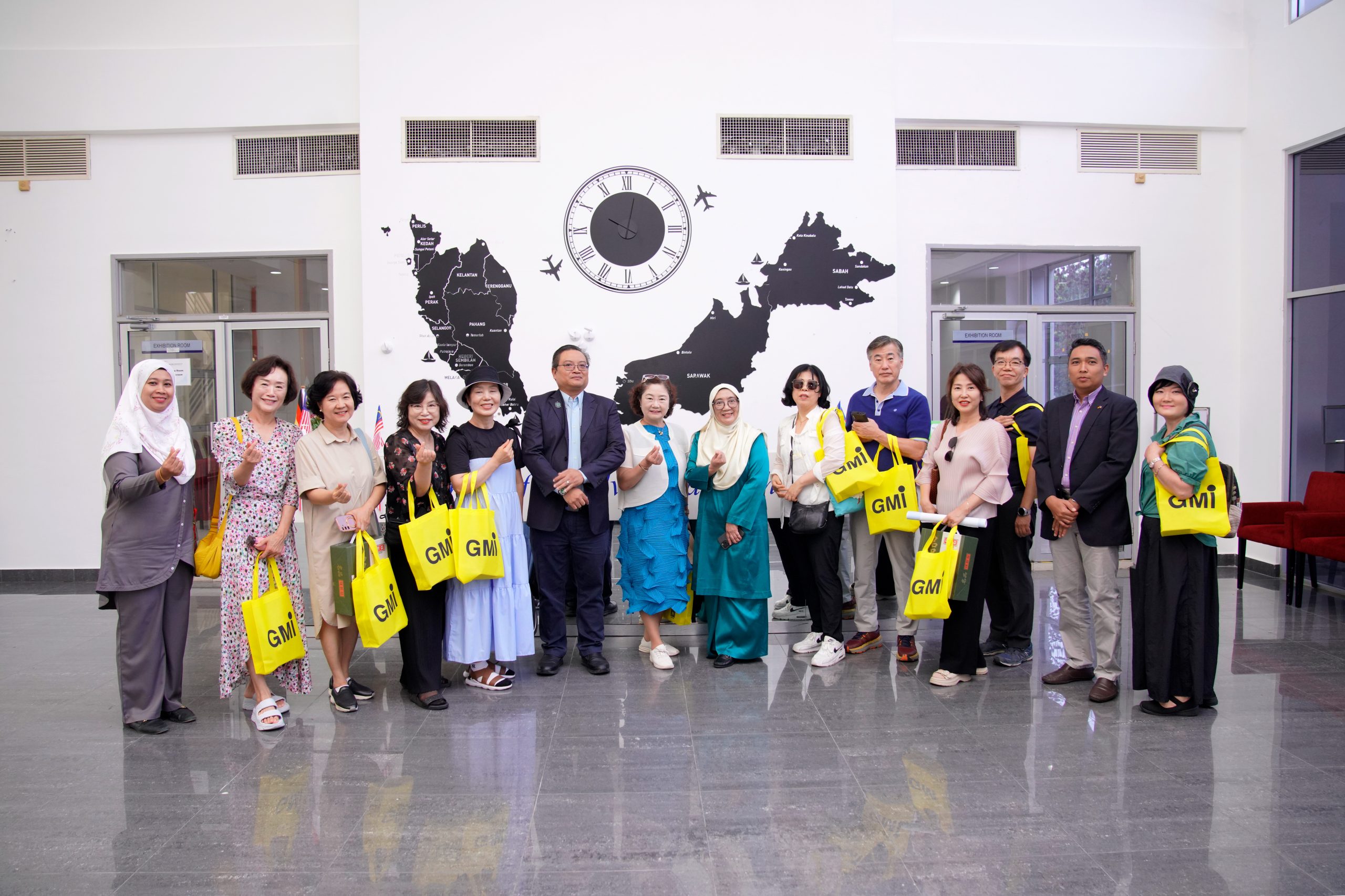 Visit from Busan Middle School Principals - German-Malaysian Institute