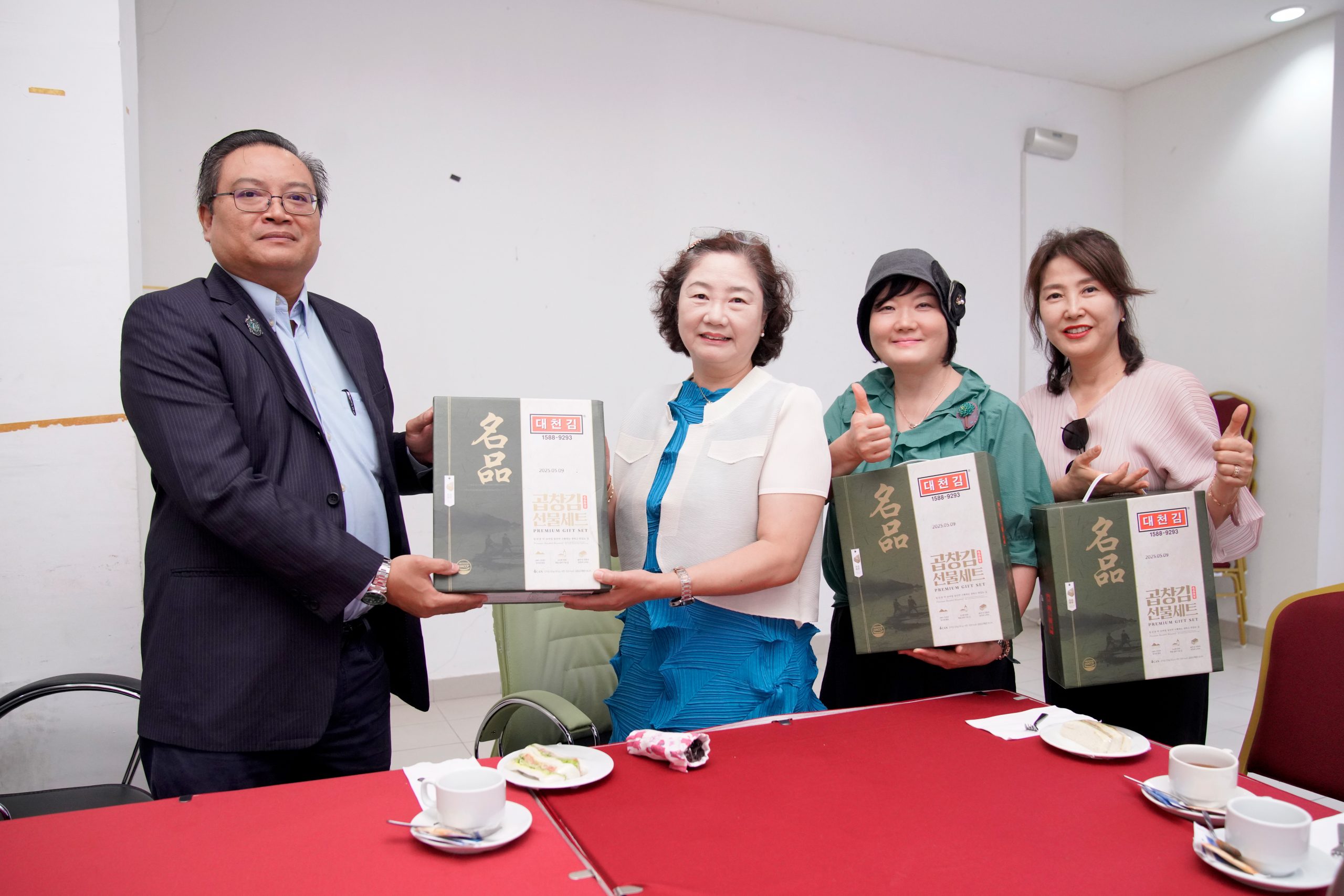 Visit from Busan Middle School Principals - German-Malaysian Institute