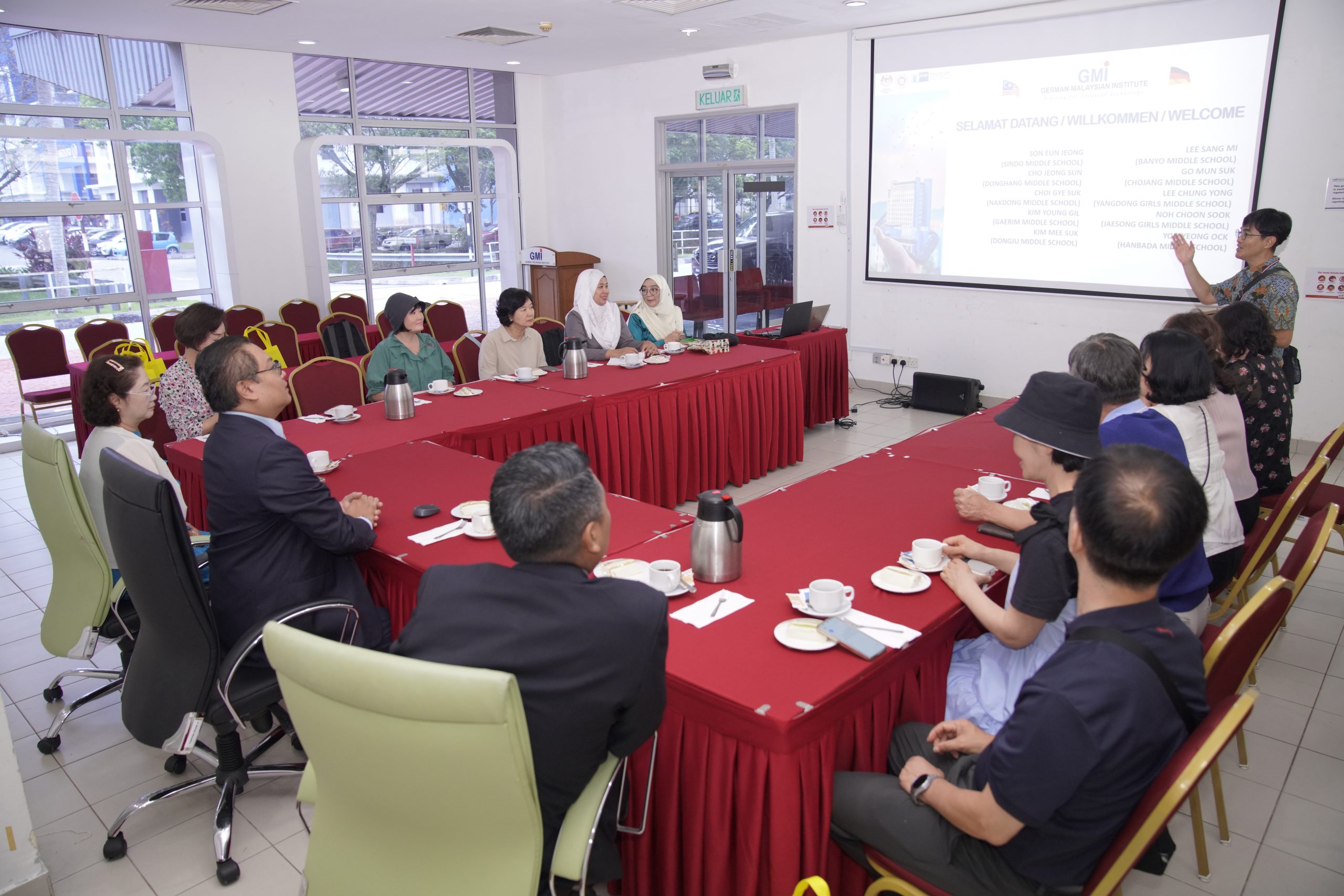 Visit from Busan Middle School Principals - German-Malaysian Institute