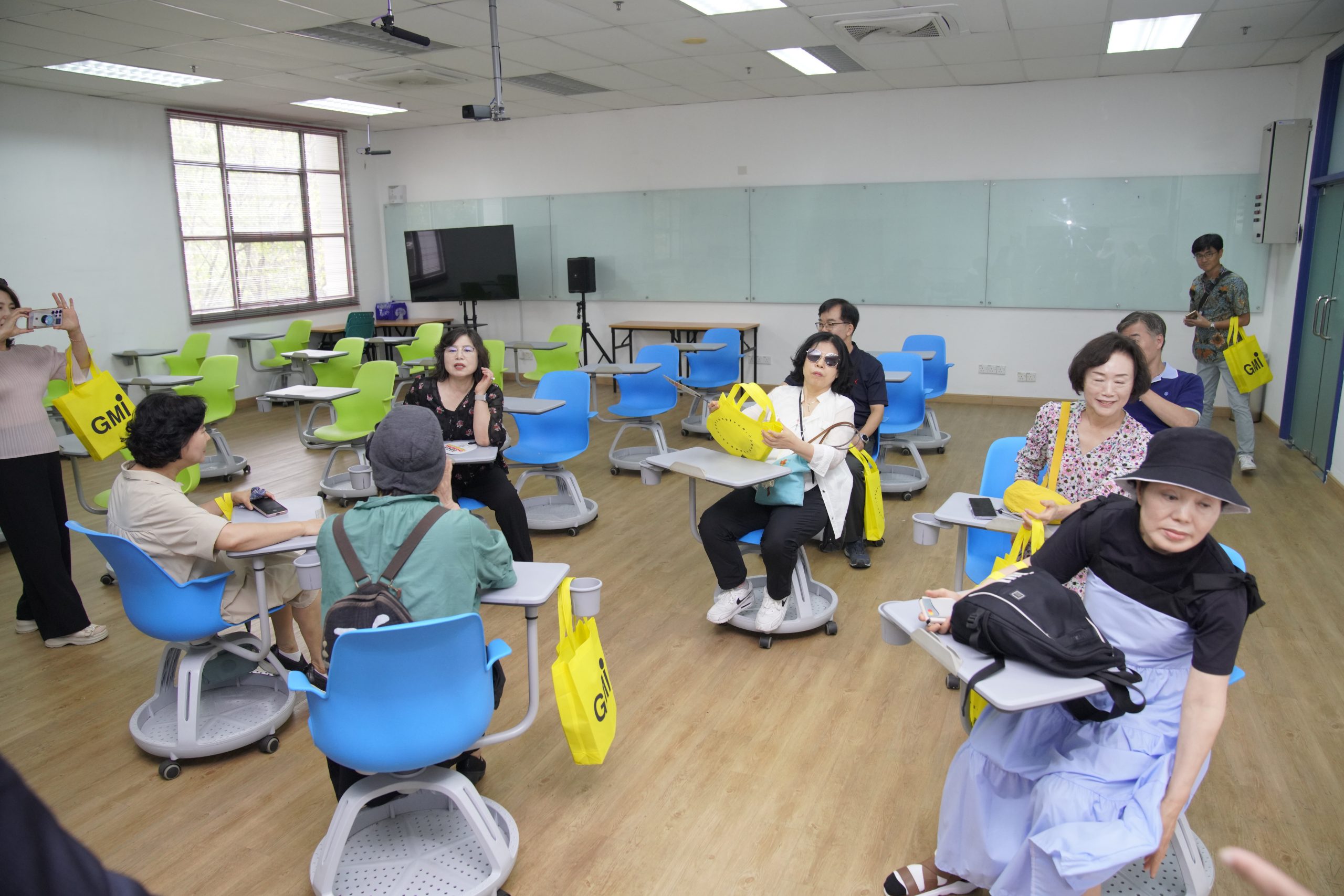 Visit from Busan Middle School Principals - German-Malaysian Institute