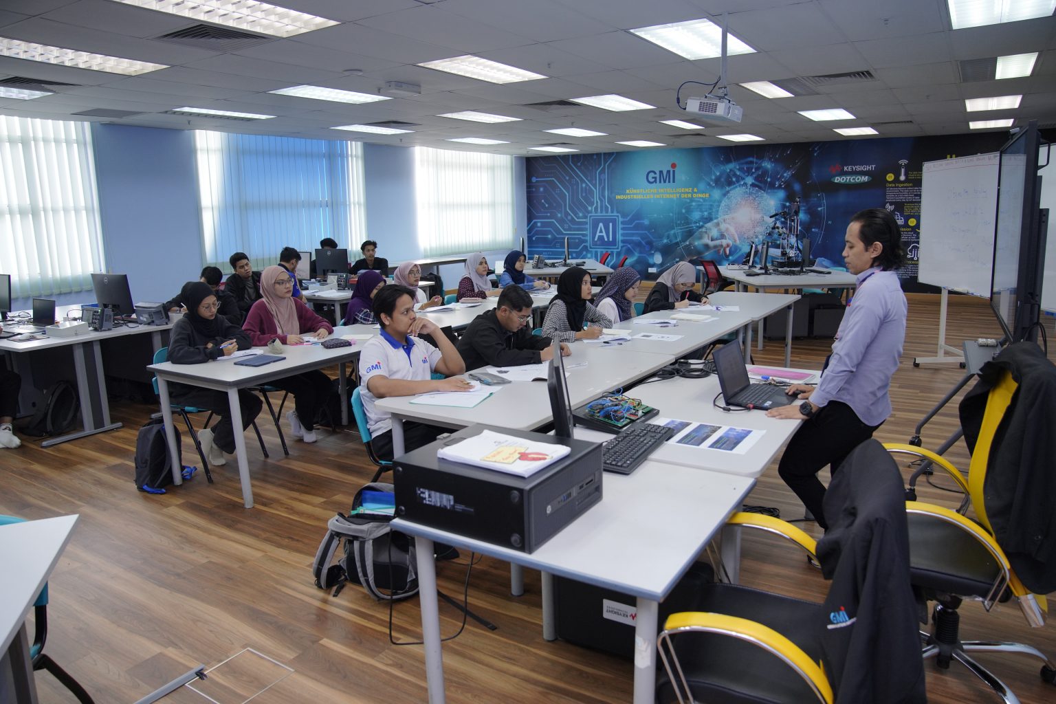 Diploma of Electronics Engineering Technology (Computer) - German ...